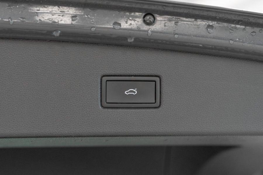 Grey Volkswagen Tiguan 2023 in Vilnius, with an engine capacity of 1.50 L and mileage of 93 thousand km for 22500 €, photo 24 on AUTOMOTO.COM.LV