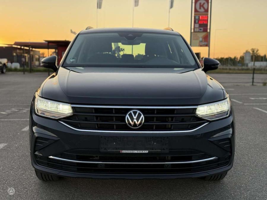 Pelēks Volkswagen Tiguan 2023 Viļņa, ar dzinēja tilpumu 1.40 L un nobraukumu 184 tūkst. km par 19799 €, foto 7 vietnē AUTOMOTO.COM.LV
