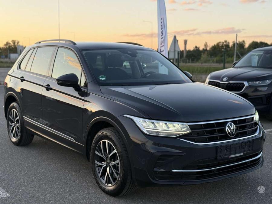 Pelēks Volkswagen Tiguan 2023 Viļņa, ar dzinēja tilpumu 1.40 L un nobraukumu 184 tūkst. km par 19799 €, foto 8 vietnē AUTOMOTO.COM.LV