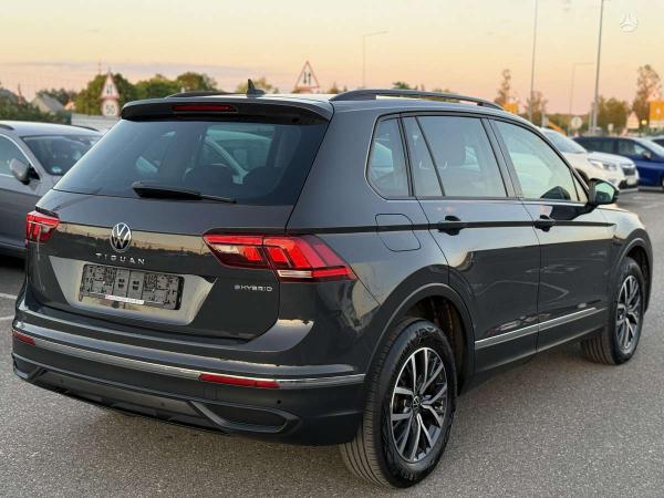 Pelēks Volkswagen Tiguan 2023 Viļņa, ar dzinēja tilpumu 1.40 L un nobraukumu 184 tūkst. km par 19799 €, foto 10 vietnē AUTOMOTO.COM.LV