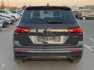 Pelēks Volkswagen Tiguan 2023 Viļņa, ar dzinēja tilpumu 1.40 L un nobraukumu 184 tūkst. km par 19799 €, foto 13 vietnē AUTOMOTO.COM.LV