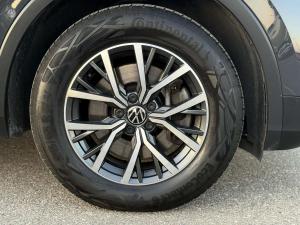 Pelēks Volkswagen Tiguan 2023 Viļņa, ar dzinēja tilpumu 1.40 L un nobraukumu 184 tūkst. km par 19799 €, foto 14 vietnē AUTOMOTO.COM.LV