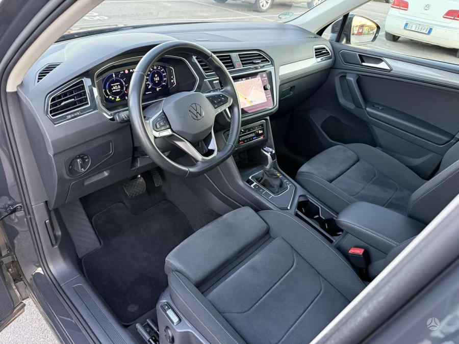 Pelēks Volkswagen Tiguan 2023 Viļņa, ar dzinēja tilpumu 1.40 L un nobraukumu 184 tūkst. km par 19799 €, foto 17 vietnē AUTOMOTO.COM.LV