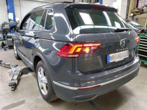 Pelēks Volkswagen Tiguan 2023 Viļņa, ar dzinēja tilpumu 1.40 L un nobraukumu 184 tūkst. km par 19799 €, foto 39 vietnē AUTOMOTO.COM.LV