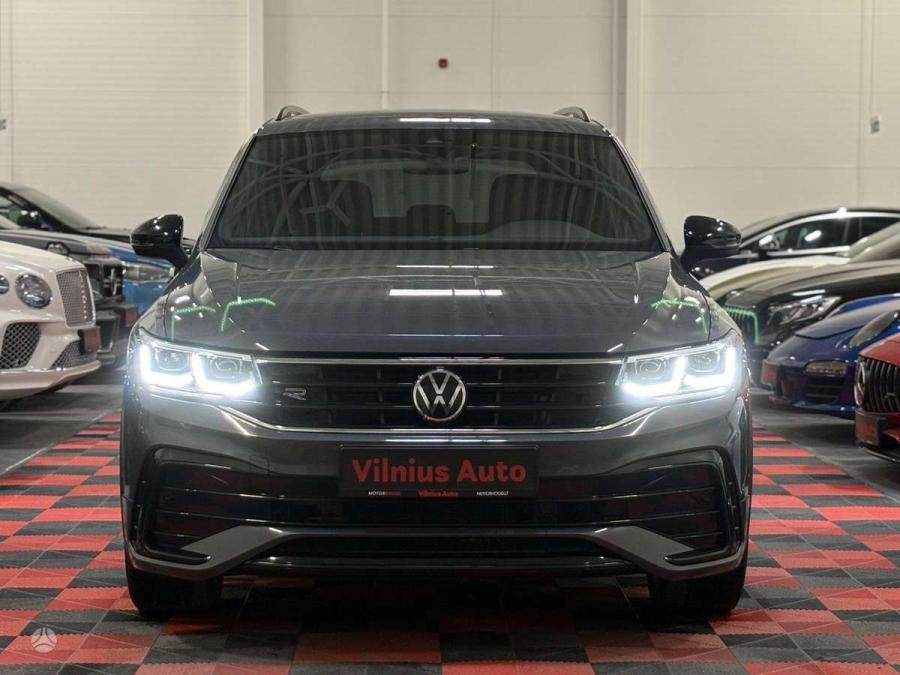 Pelēks Volkswagen Tiguan 2023 Viļņa, ar dzinēja tilpumu 1.97 L un nobraukumu 90 tūkst. km par 27700 €, foto 3 vietnē AUTOMOTO.COM.LV