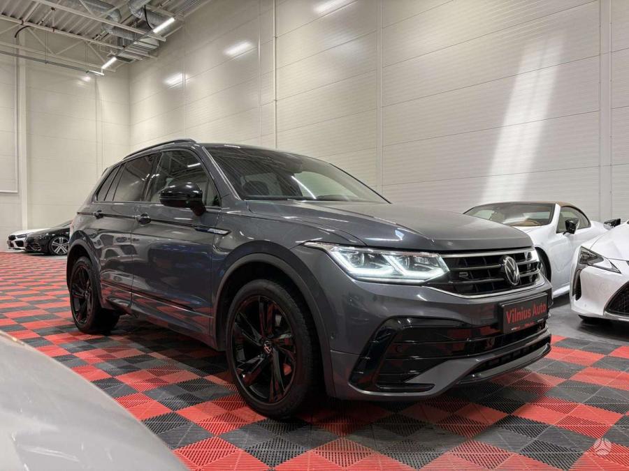 Pelēks Volkswagen Tiguan 2023 Viļņa, ar dzinēja tilpumu 1.97 L un nobraukumu 90 tūkst. km par 27700 €, foto 4 vietnē AUTOMOTO.COM.LV