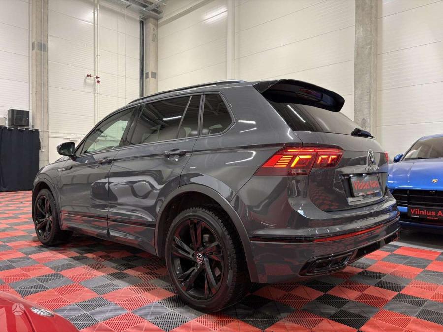 Pelēks Volkswagen Tiguan 2023 Viļņa, ar dzinēja tilpumu 1.97 L un nobraukumu 90 tūkst. km par 27700 €, foto 7 vietnē AUTOMOTO.COM.LV