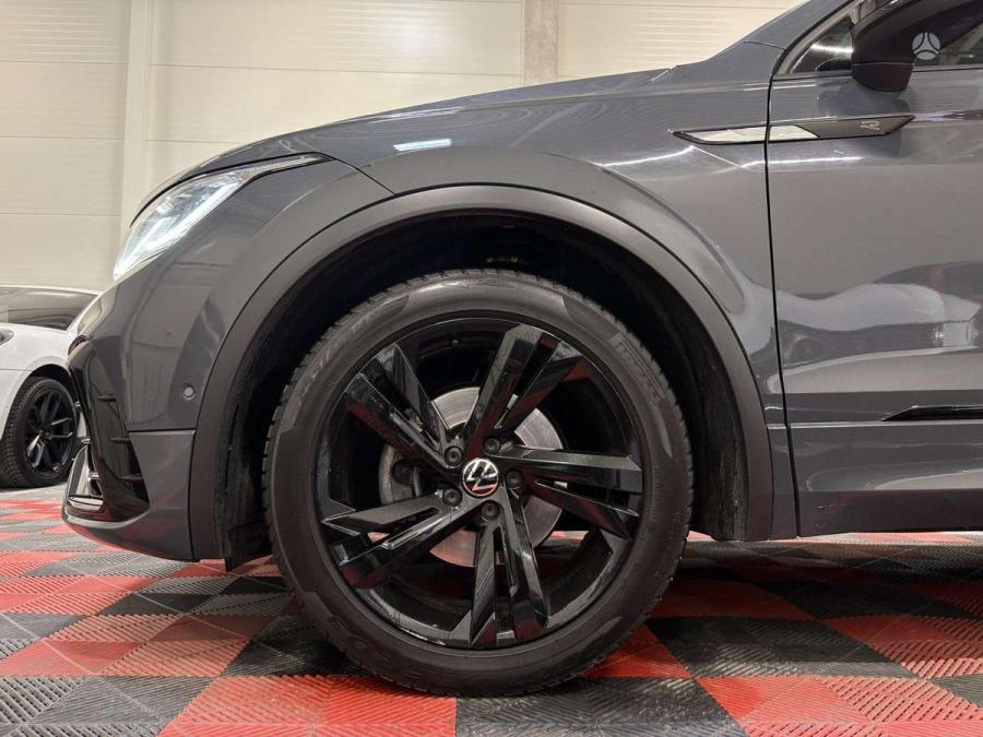 Pelēks Volkswagen Tiguan 2023 Viļņa, ar dzinēja tilpumu 1.97 L un nobraukumu 90 tūkst. km par 27700 €, foto 10 vietnē AUTOMOTO.COM.LV