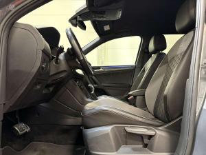 Pelēks Volkswagen Tiguan 2023 Viļņa, ar dzinēja tilpumu 1.97 L un nobraukumu 90 tūkst. km par 27700 €, foto 14 vietnē AUTOMOTO.COM.LV