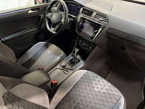 Pelēks Volkswagen Tiguan 2023 Viļņa, ar dzinēja tilpumu 1.97 L un nobraukumu 90 tūkst. km par 27700 €, foto 16 vietnē AUTOMOTO.COM.LV