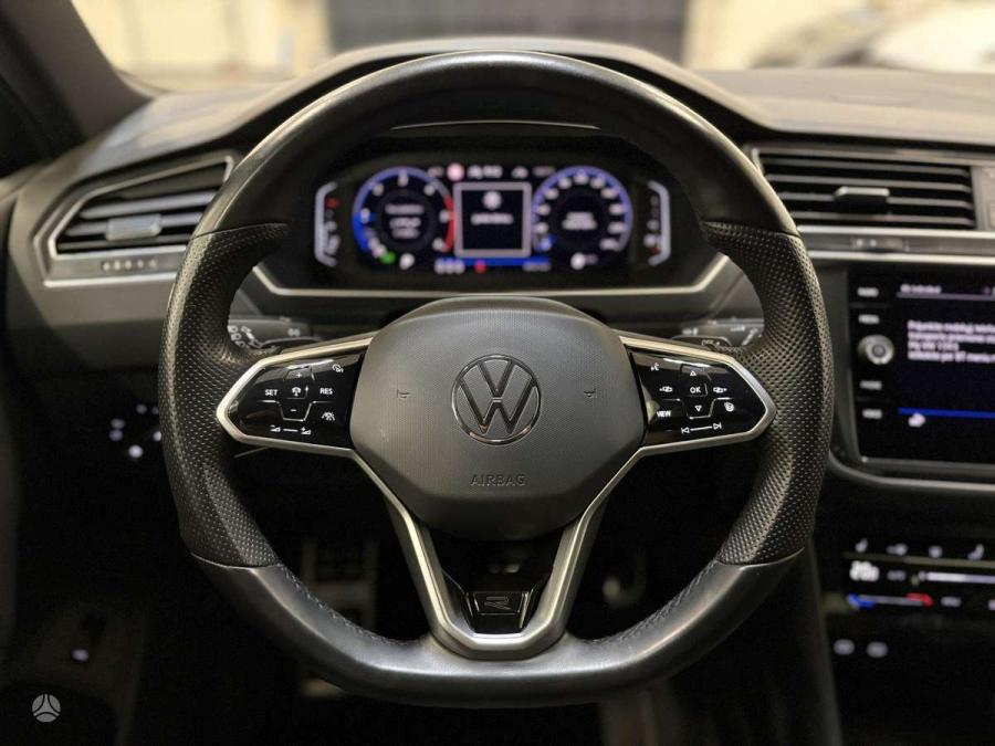 Pelēks Volkswagen Tiguan 2023 Viļņa, ar dzinēja tilpumu 1.97 L un nobraukumu 90 tūkst. km par 27700 €, foto 20 vietnē AUTOMOTO.COM.LV
