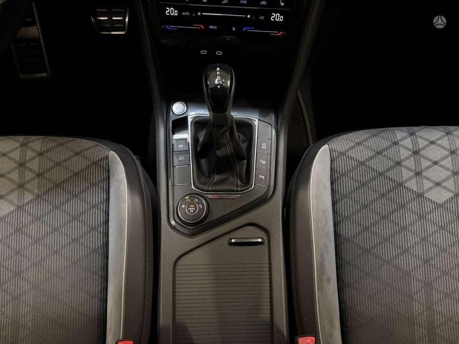 Pelēks Volkswagen Tiguan 2023 Viļņa, ar dzinēja tilpumu 1.97 L un nobraukumu 90 tūkst. km par 27700 €, foto 22 vietnē AUTOMOTO.COM.LV