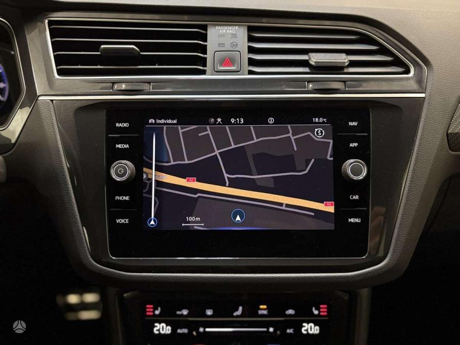 Pelēks Volkswagen Tiguan 2023 Viļņa, ar dzinēja tilpumu 1.97 L un nobraukumu 90 tūkst. km par 27700 €, foto 24 vietnē AUTOMOTO.COM.LV