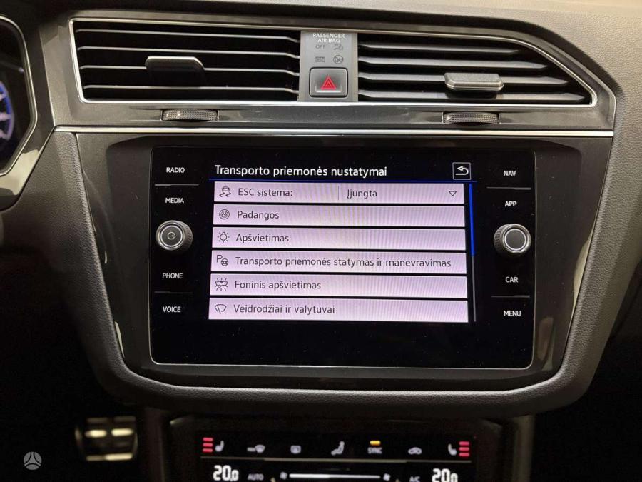 Pelēks Volkswagen Tiguan 2023 Viļņa, ar dzinēja tilpumu 1.97 L un nobraukumu 90 tūkst. km par 27700 €, foto 26 vietnē AUTOMOTO.COM.LV