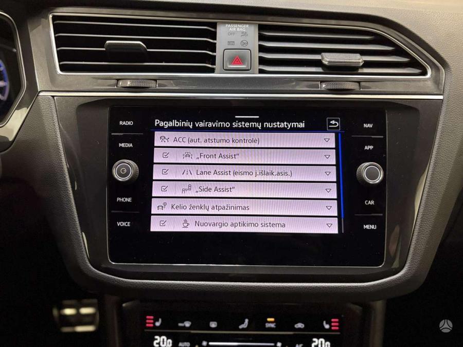 Pelēks Volkswagen Tiguan 2023 Viļņa, ar dzinēja tilpumu 1.97 L un nobraukumu 90 tūkst. km par 27700 €, foto 27 vietnē AUTOMOTO.COM.LV