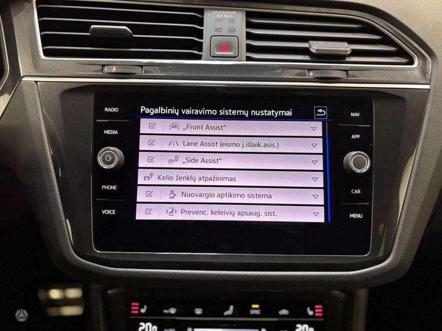 Pelēks Volkswagen Tiguan 2023 Viļņa, ar dzinēja tilpumu 1.97 L un nobraukumu 90 tūkst. km par 27700 €, foto 28 vietnē AUTOMOTO.COM.LV