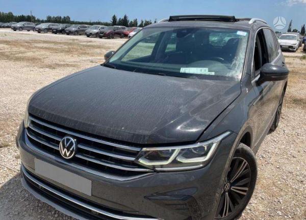 Grey Volkswagen Tiguan 2023 in Vilnius, with an engine capacity of 1.50 L and mileage of 116 thousand km for 20390 €, photo 1 on AUTOMOTO.COM.LV