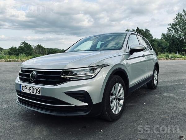 Grey Volkswagen Tiguan 2023 in Valka, with an engine capacity of 1.50 L and mileage of 99 thousand km for 26450 €, photo 5 on AUTOMOTO.COM.LV