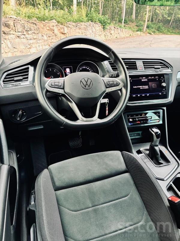Grey Volkswagen Tiguan 2023 in Valka, with an engine capacity of 1.50 L and mileage of 99 thousand km for 26450 €, photo 8 on AUTOMOTO.COM.LV