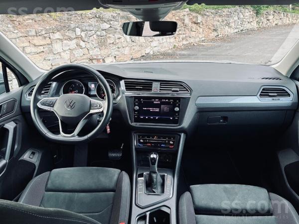 Grey Volkswagen Tiguan 2023 in Valka, with an engine capacity of 1.50 L and mileage of 99 thousand km for 26450 €, photo 9 on AUTOMOTO.COM.LV
