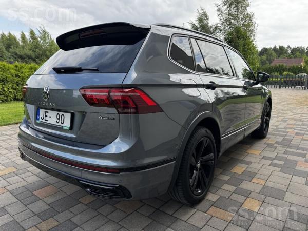 Pelēks Volkswagen Tiguan 2023 Rīga, ar dzinēja tilpumu 2.00 L un nobraukumu 69 tūkst. km par 32900 €, foto 3 vietnē AUTOMOTO.COM.LV