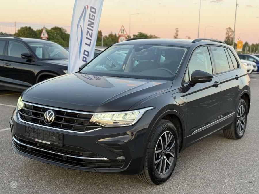 Grey Volkswagen Tiguan 2023 in Vilnius, with an engine capacity of 1.40 L and mileage of 184 thousand km for 19750 €, photo 11 on AUTOMOTO.COM.LV