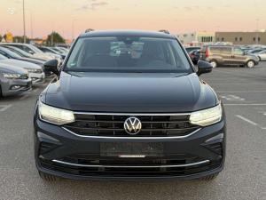 Grey Volkswagen Tiguan 2023 in Vilnius, with an engine capacity of 1.40 L and mileage of 184 thousand km for 19750 €, photo 12 on AUTOMOTO.COM.LV