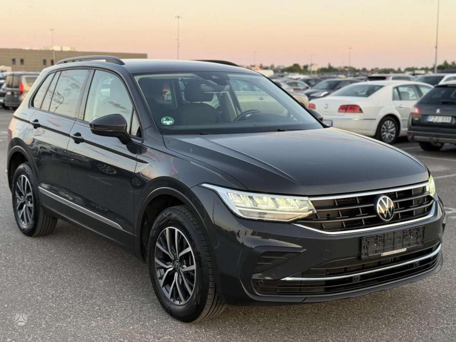 Grey Volkswagen Tiguan 2023 in Vilnius, with an engine capacity of 1.40 L and mileage of 184 thousand km for 19750 €, photo 13 on AUTOMOTO.COM.LV