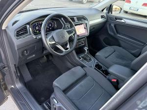 Grey Volkswagen Tiguan 2023 in Vilnius, with an engine capacity of 1.40 L and mileage of 184 thousand km for 19750 €, photo 15 on AUTOMOTO.COM.LV