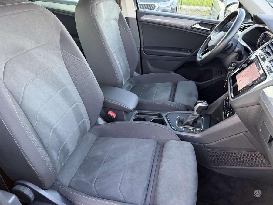 Grey Volkswagen Tiguan 2023 in Vilnius, with an engine capacity of 1.40 L and mileage of 184 thousand km for 19750 €, photo 23 on AUTOMOTO.COM.LV
