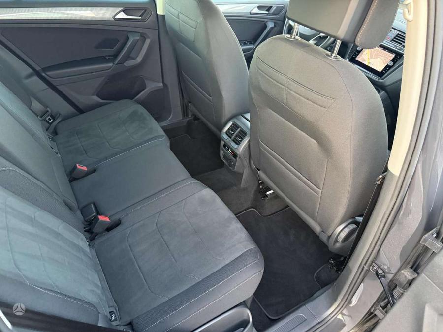 Grey Volkswagen Tiguan 2023 in Vilnius, with an engine capacity of 1.40 L and mileage of 184 thousand km for 19750 €, photo 24 on AUTOMOTO.COM.LV