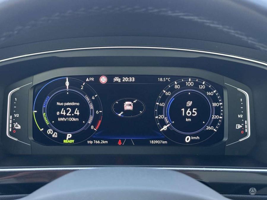 Grey Volkswagen Tiguan 2023 in Vilnius, with an engine capacity of 1.40 L and mileage of 184 thousand km for 19750 €, photo 34 on AUTOMOTO.COM.LV