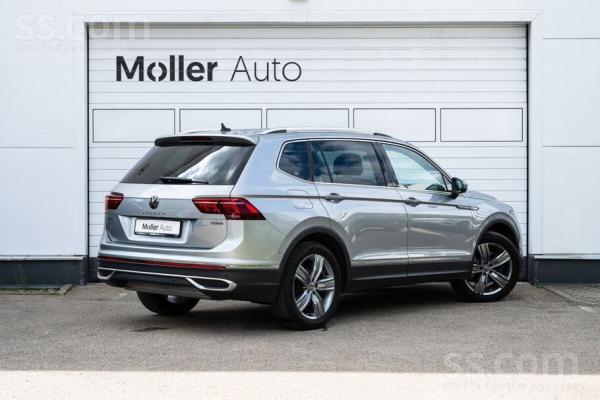 Grey Volkswagen Tiguan 2023 in Riga, with an engine capacity of 2.00 L and mileage of 108 thousand km for 28450 €, photo 3 on AUTOMOTO.COM.LV