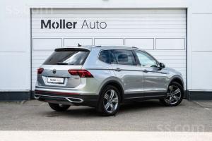 Grey Volkswagen Tiguan 2023 in Riga, with an engine capacity of 2.00 L and mileage of 108 thousand km for 28450 €, photo 4 on AUTOMOTO.COM.LV