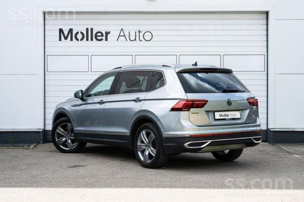 Grey Volkswagen Tiguan 2023 in Riga, with an engine capacity of 2.00 L and mileage of 108 thousand km for 28450 €, photo 4 on AUTOMOTO.COM.LV