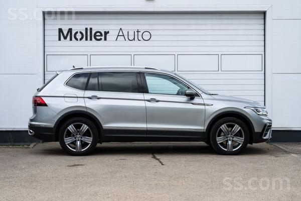 Grey Volkswagen Tiguan 2023 in Riga, with an engine capacity of 2.00 L and mileage of 108 thousand km for 28450 €, photo 5 on AUTOMOTO.COM.LV