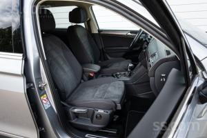 Grey Volkswagen Tiguan 2023 in Riga, with an engine capacity of 2.00 L and mileage of 108 thousand km for 28450 €, photo 8 on AUTOMOTO.COM.LV