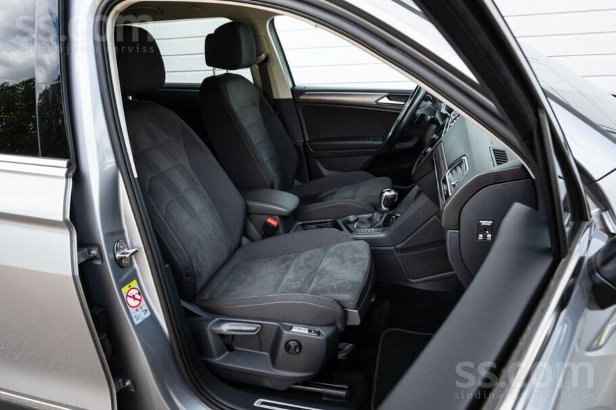 Grey Volkswagen Tiguan 2023 in Riga, with an engine capacity of 2.00 L and mileage of 108 thousand km for 28450 €, photo 8 on AUTOMOTO.COM.LV
