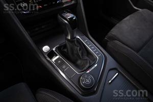 Grey Volkswagen Tiguan 2023 in Riga, with an engine capacity of 2.00 L and mileage of 108 thousand km for 28450 €, photo 14 on AUTOMOTO.COM.LV