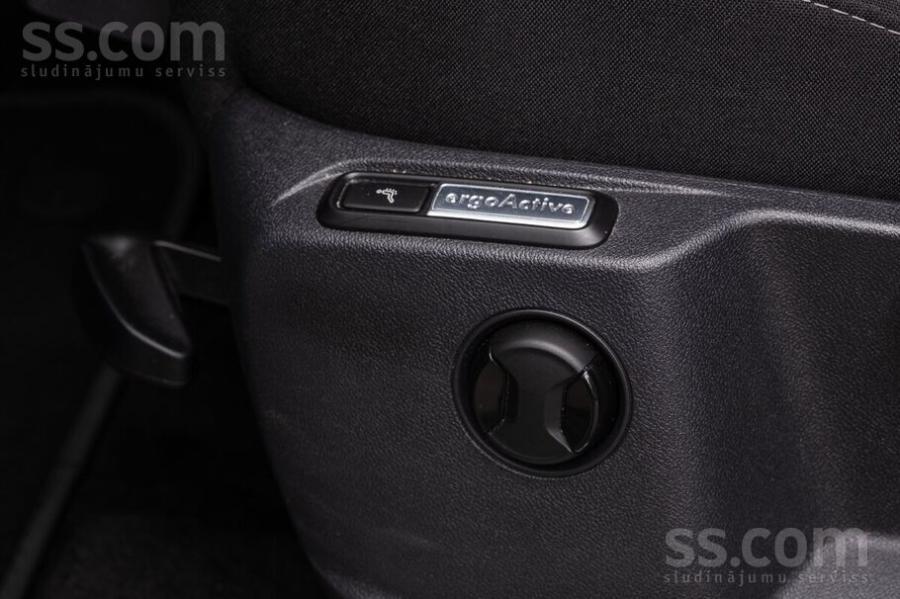 Grey Volkswagen Tiguan 2023 in Riga, with an engine capacity of 2.00 L and mileage of 108 thousand km for 28450 €, photo 22 on AUTOMOTO.COM.LV