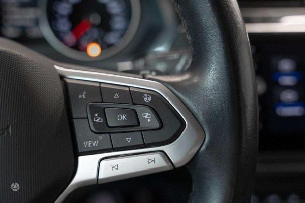 Grey Volkswagen Tiguan 2023 in Vilnius, with an engine capacity of 1.50 L and mileage of 93 thousand km for 21500 €, photo 10 on AUTOMOTO.COM.LV