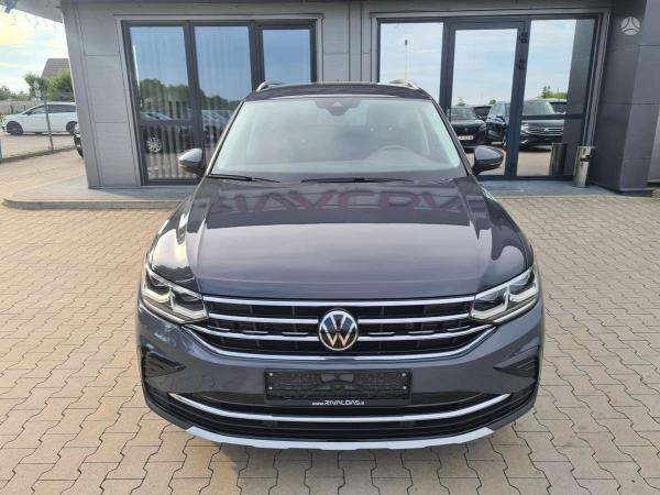 Grey Volkswagen Tiguan 2023 in Siauliai, with an engine capacity of 1.40 L and mileage of 172 thousand km for 21990 €, photo 9 on AUTOMOTO.COM.LV