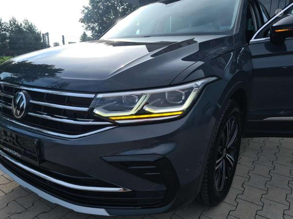 Grey Volkswagen Tiguan 2023 in Siauliai, with an engine capacity of 1.40 L and mileage of 172 thousand km for 21990 €, photo 10 on AUTOMOTO.COM.LV