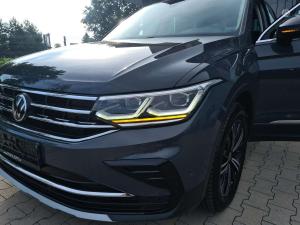 Grey Volkswagen Tiguan 2023 in Siauliai, with an engine capacity of 1.40 L and mileage of 172 thousand km for 21990 €, photo 11 on AUTOMOTO.COM.LV