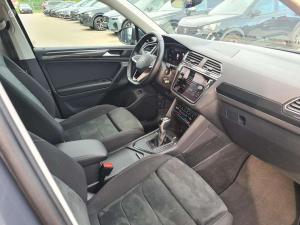 Grey Volkswagen Tiguan 2023 in Siauliai, with an engine capacity of 1.40 L and mileage of 172 thousand km for 21990 €, photo 16 on AUTOMOTO.COM.LV
