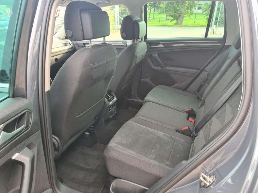 Grey Volkswagen Tiguan 2023 in Siauliai, with an engine capacity of 1.40 L and mileage of 172 thousand km for 21990 €, photo 18 on AUTOMOTO.COM.LV
