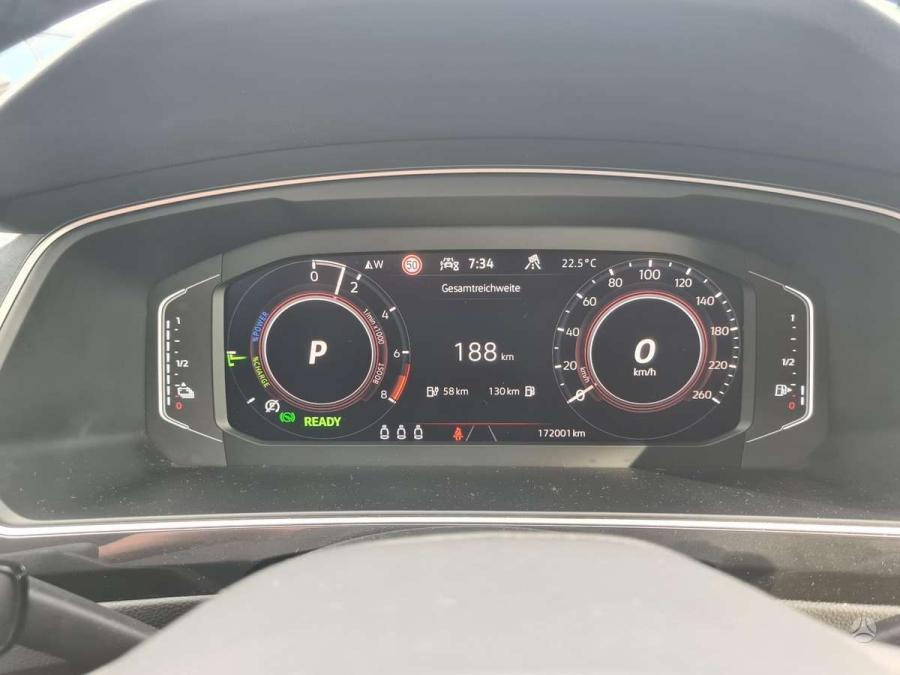 Grey Volkswagen Tiguan 2023 in Siauliai, with an engine capacity of 1.40 L and mileage of 172 thousand km for 21990 €, photo 20 on AUTOMOTO.COM.LV