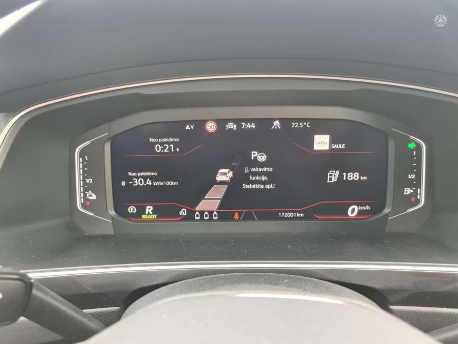 Grey Volkswagen Tiguan 2023 in Siauliai, with an engine capacity of 1.40 L and mileage of 172 thousand km for 21990 €, photo 33 on AUTOMOTO.COM.LV