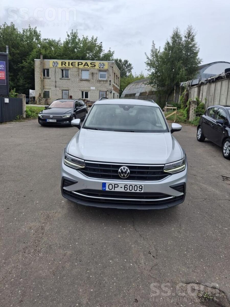 Серый Фольксваген Тигуан 2023 в Рига, объемом двигателя 1.50 л и пробегом 99 тыс. км за 26890 €, фото 4 на AUTOMOTO.COM.LV