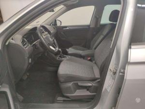 Grey Volkswagen Tiguan 2023 in Vilnius, with an engine capacity of 1.50 L and mileage of 199 thousand km for 20330 €, photo 8 on AUTOMOTO.COM.LV